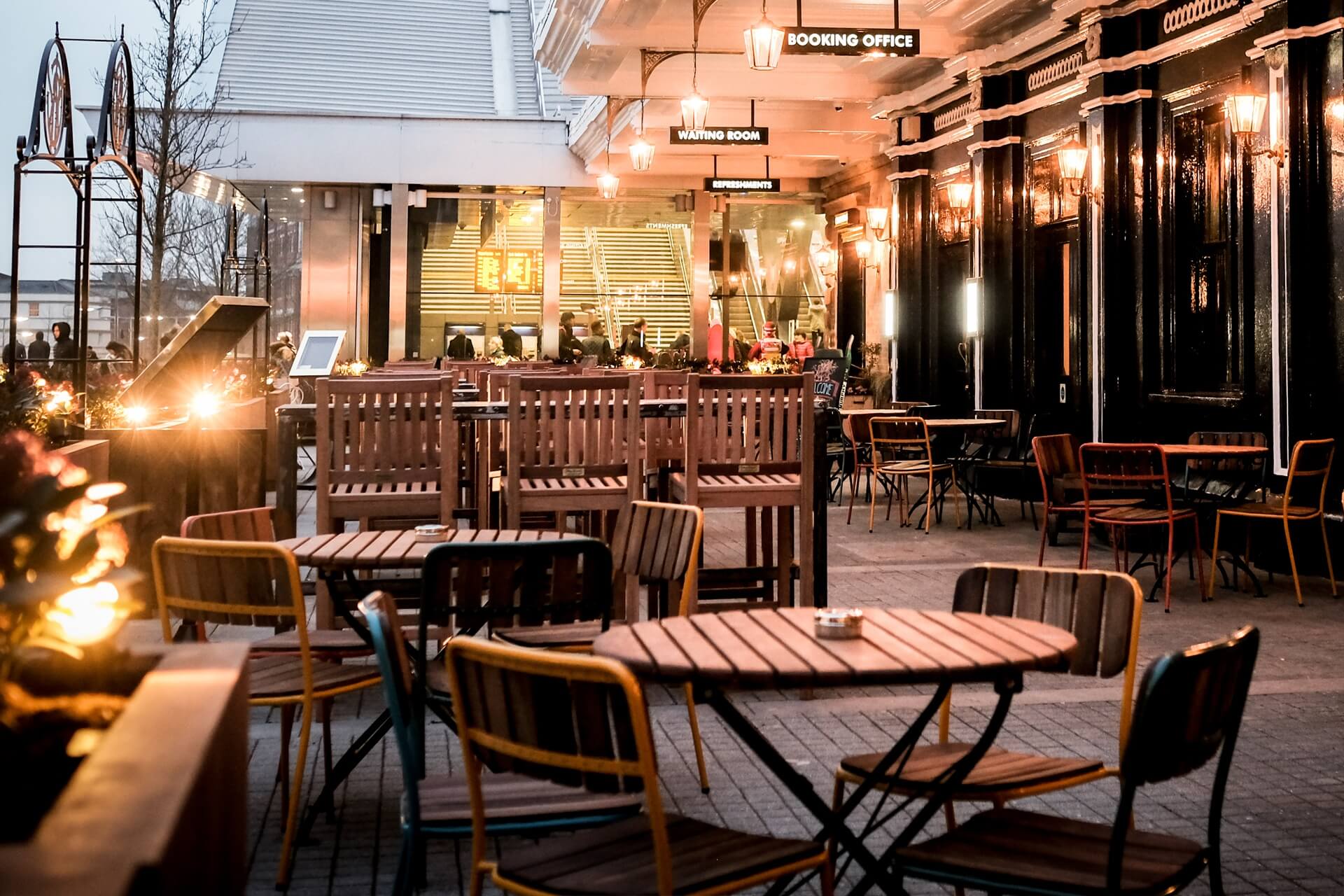 The Three Guineas - Fuller's Pub and Restaurant in Reading